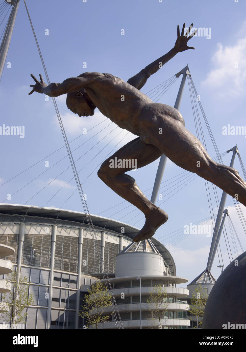 Sculpture sport city manchester hi-res stock photography and images - Alamy