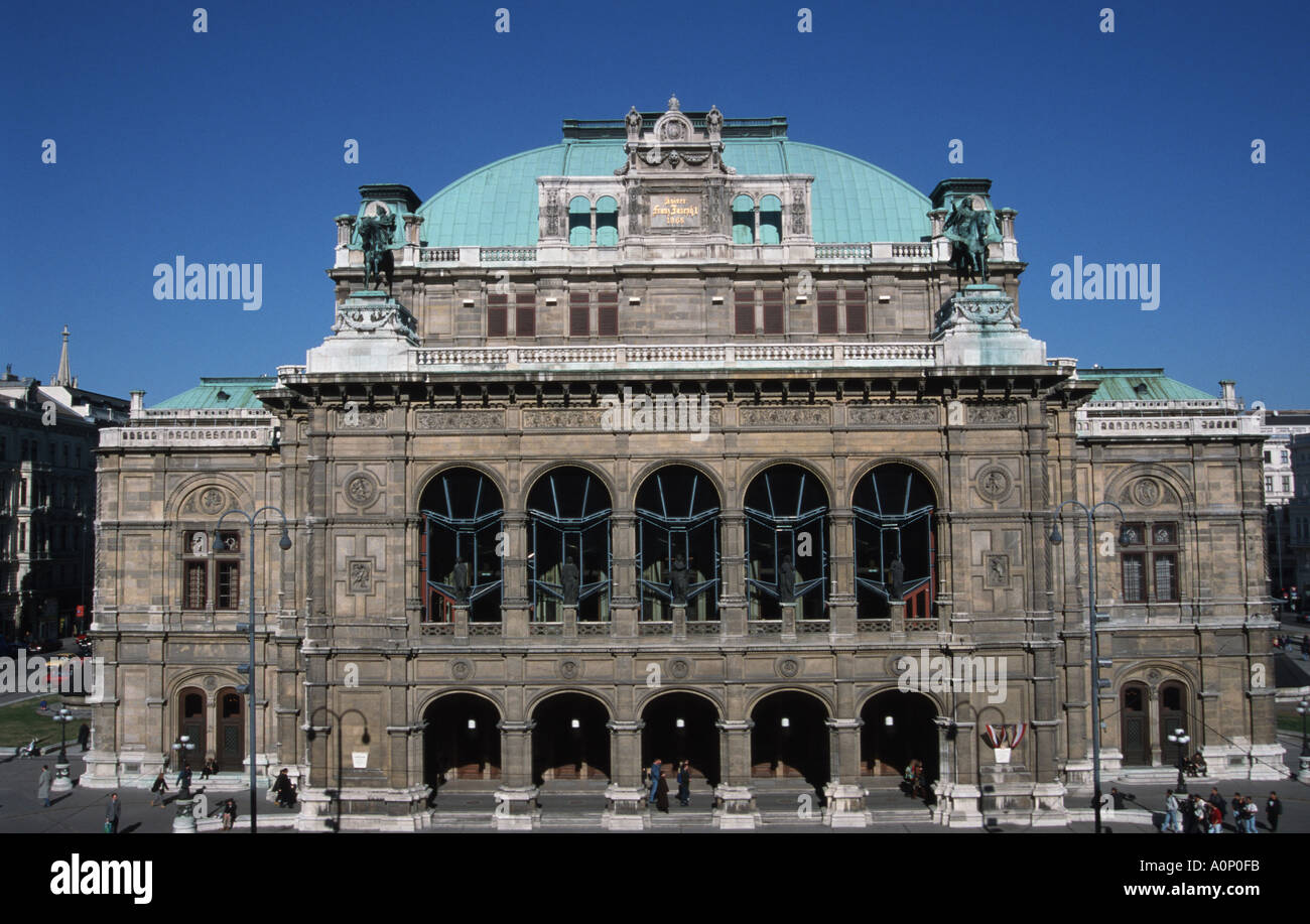 national opera of Vienna Stock Photo - Alamy