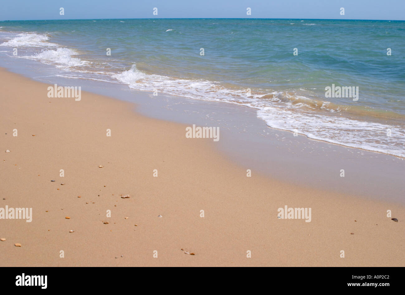 Breaking ocean waves east hi-res stock photography and images - Alamy