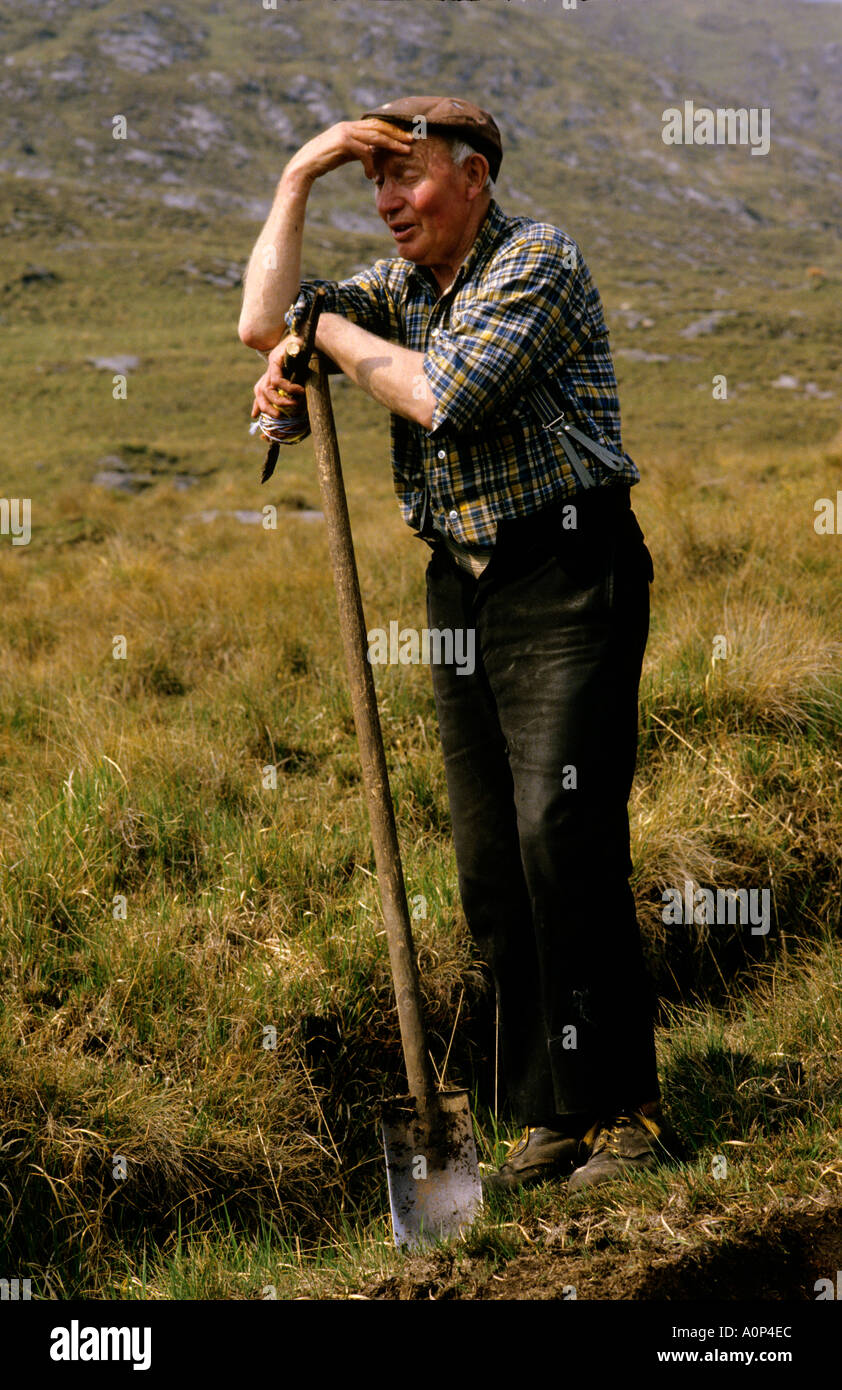Peat bog ireland digging hi-res stock photography and images - Alamy