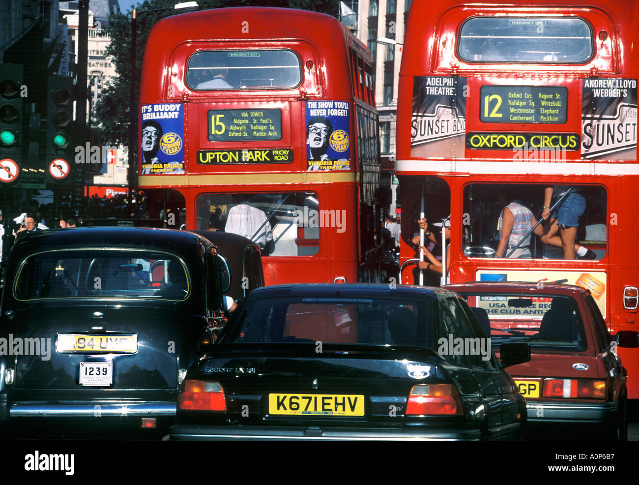 Traffic in london england hi-res stock photography and images - Alamy
