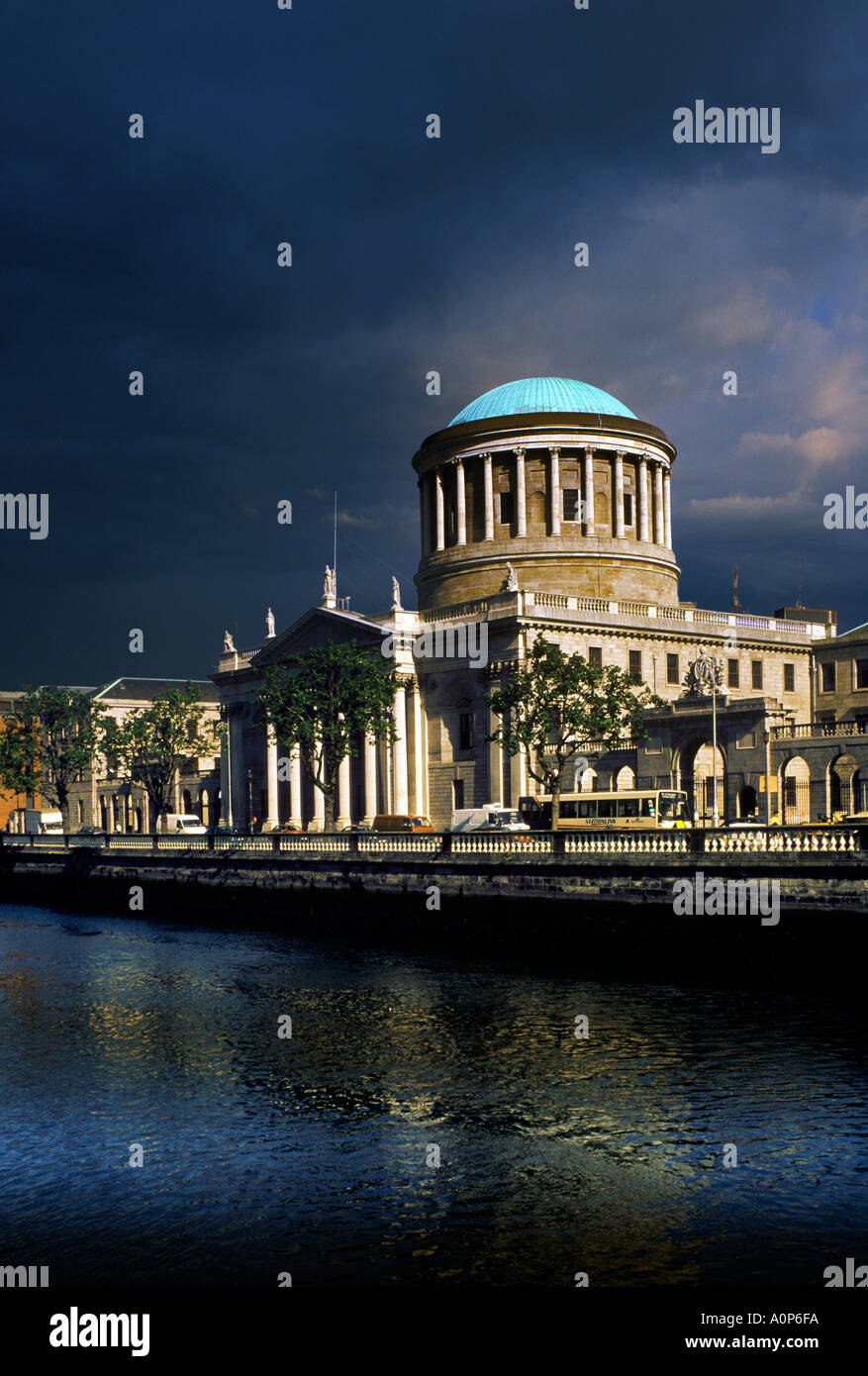 THE FOUR COURTS IN DUBLIN IRELAND Stock Photo - Alamy