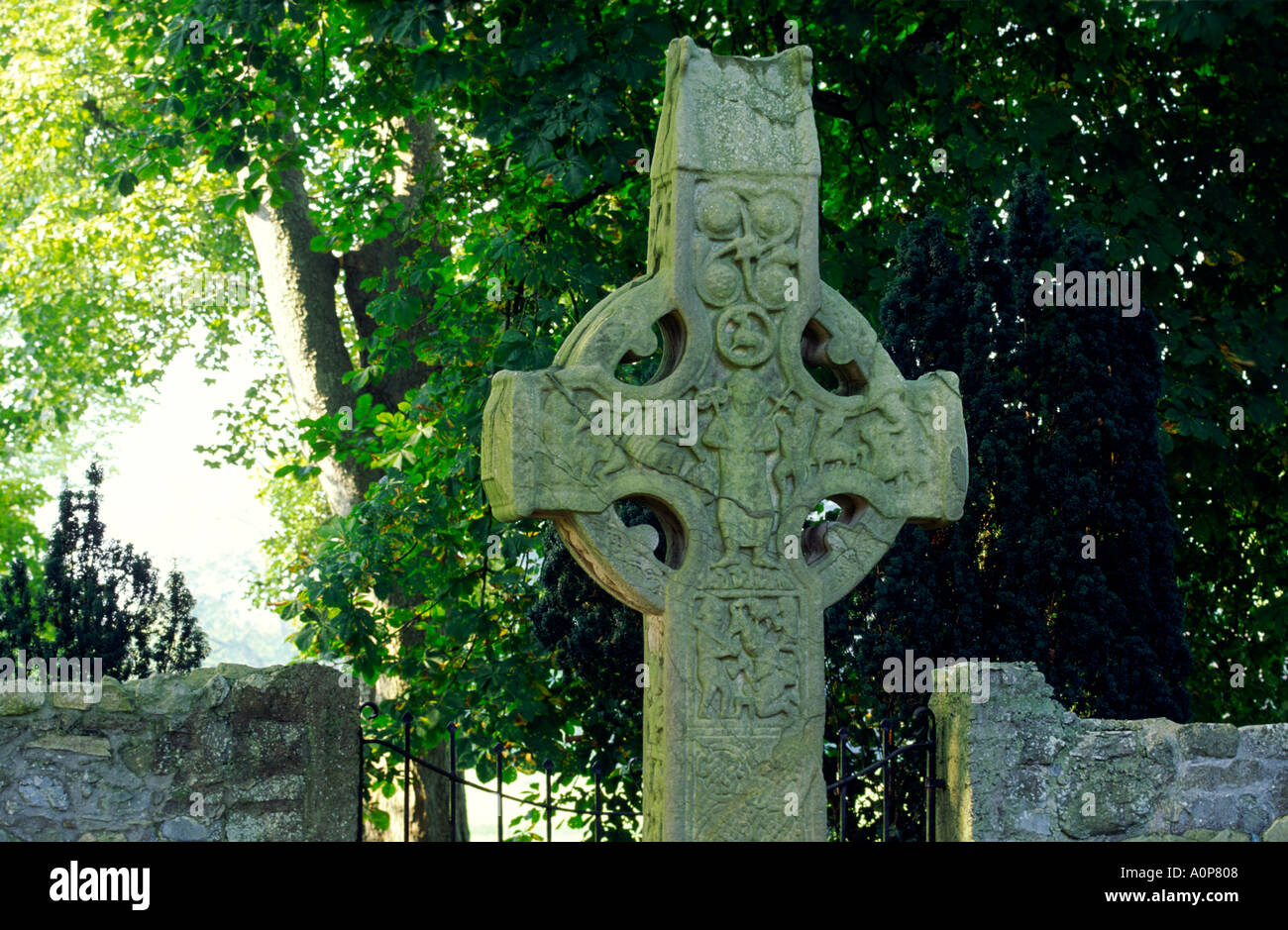 Durrow High Cross. Mediaeval Celtic Christian cross at Durrow, County ...