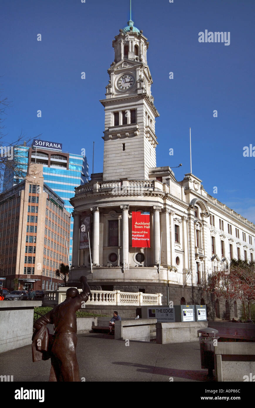 Auckland Town Hall The Edge Queen Street Auckland New Zealand Stock ...
