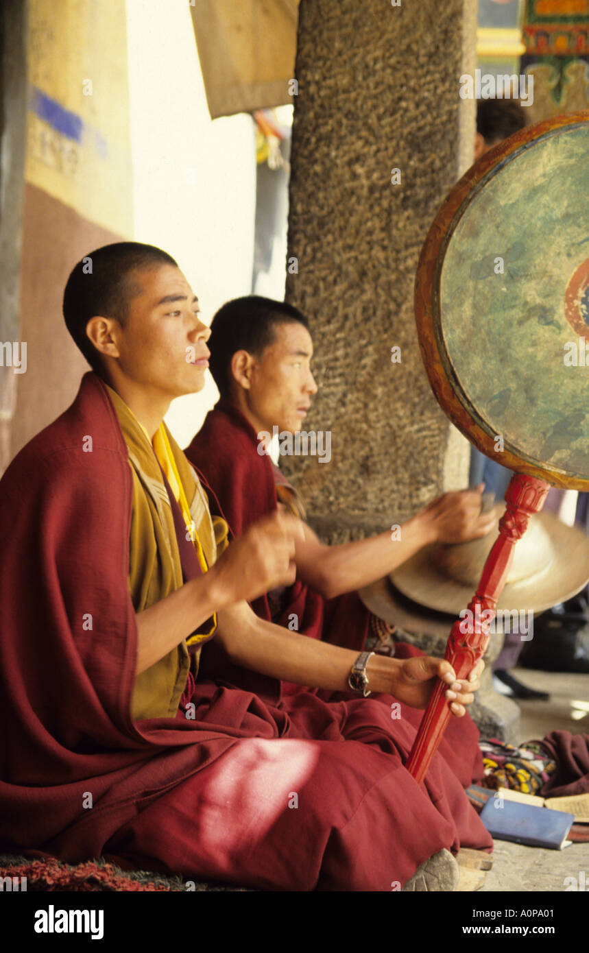 Tibetan monks drums hi-res stock photography and images - Alamy
