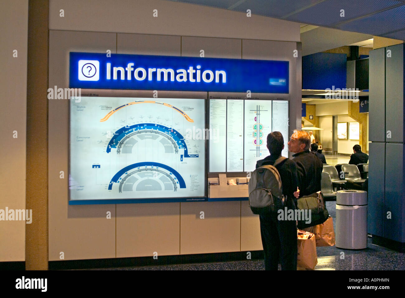 Airport departure arrival monitor screens hi-res stock photography and ...