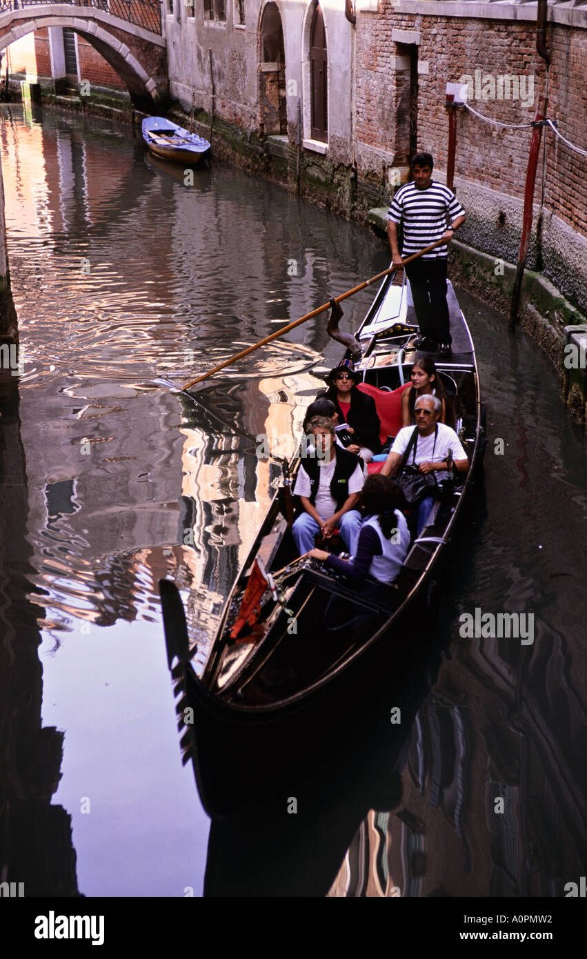 Gondola venice overhead hi-res stock photography and images - Alamy