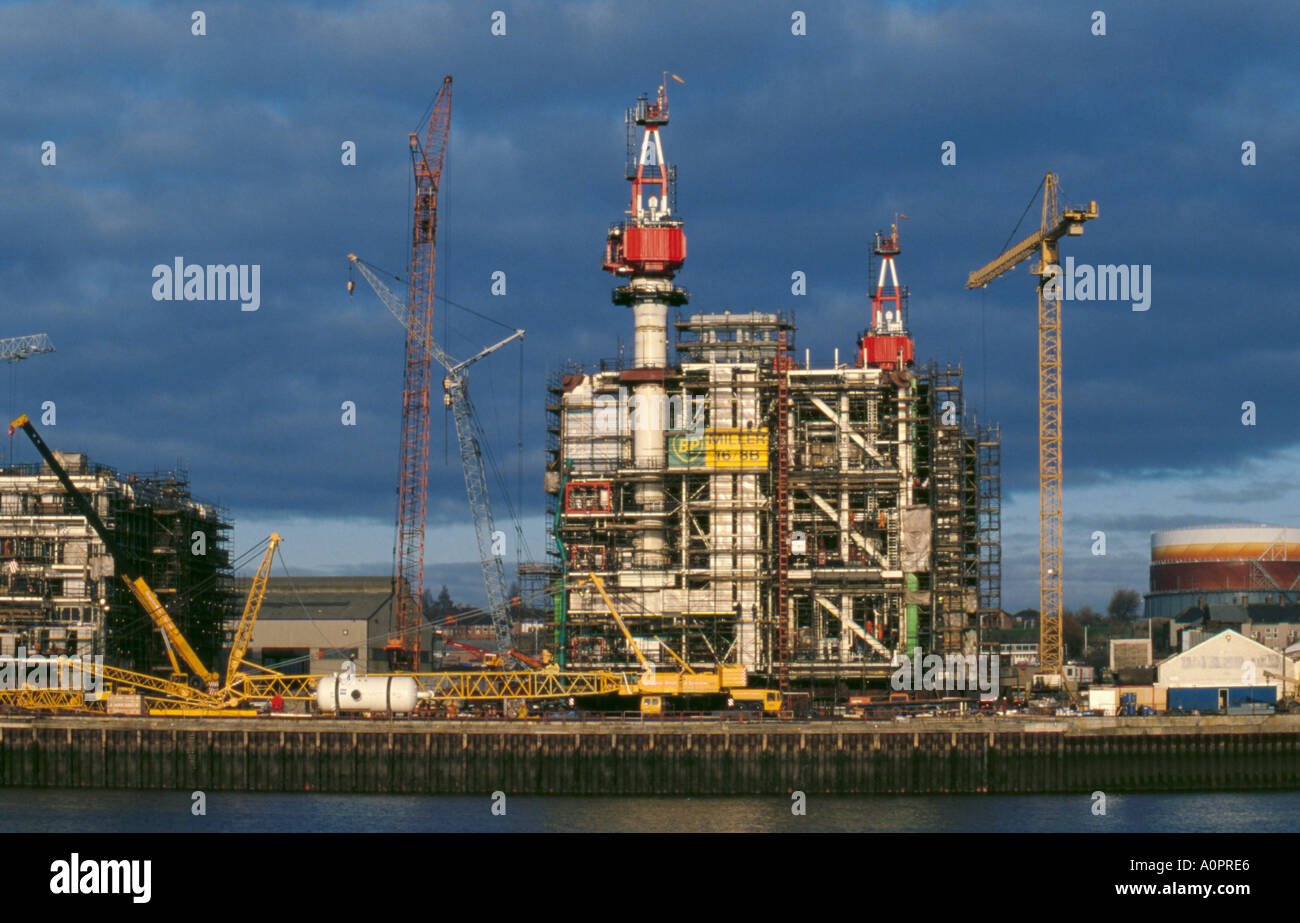 North Sea oil rig construction, Wallsend, Tyneside, Tyne and Wear ...