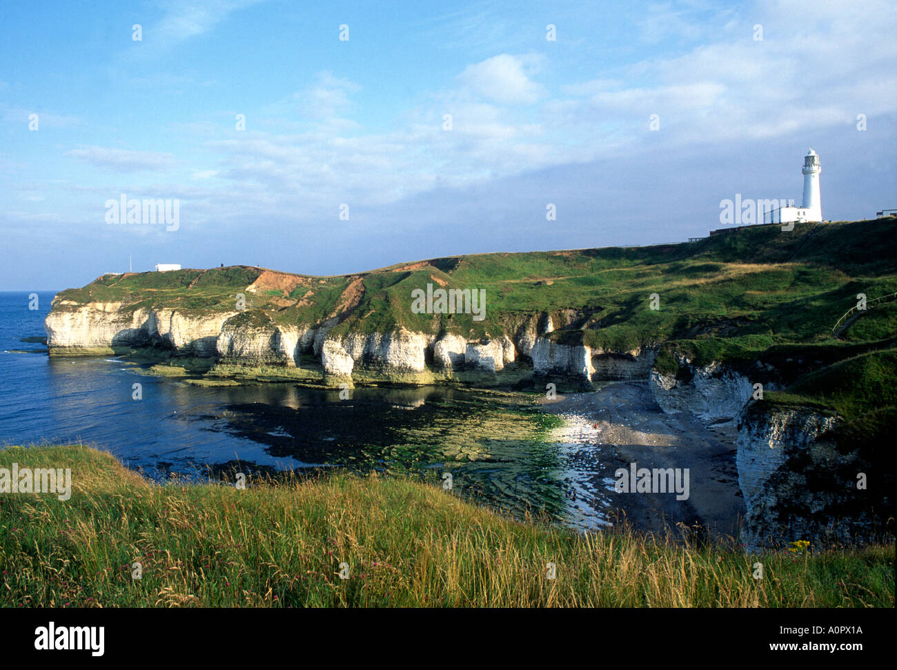 Flamborough head chalk headland yorkshire hi-res stock photography and ...