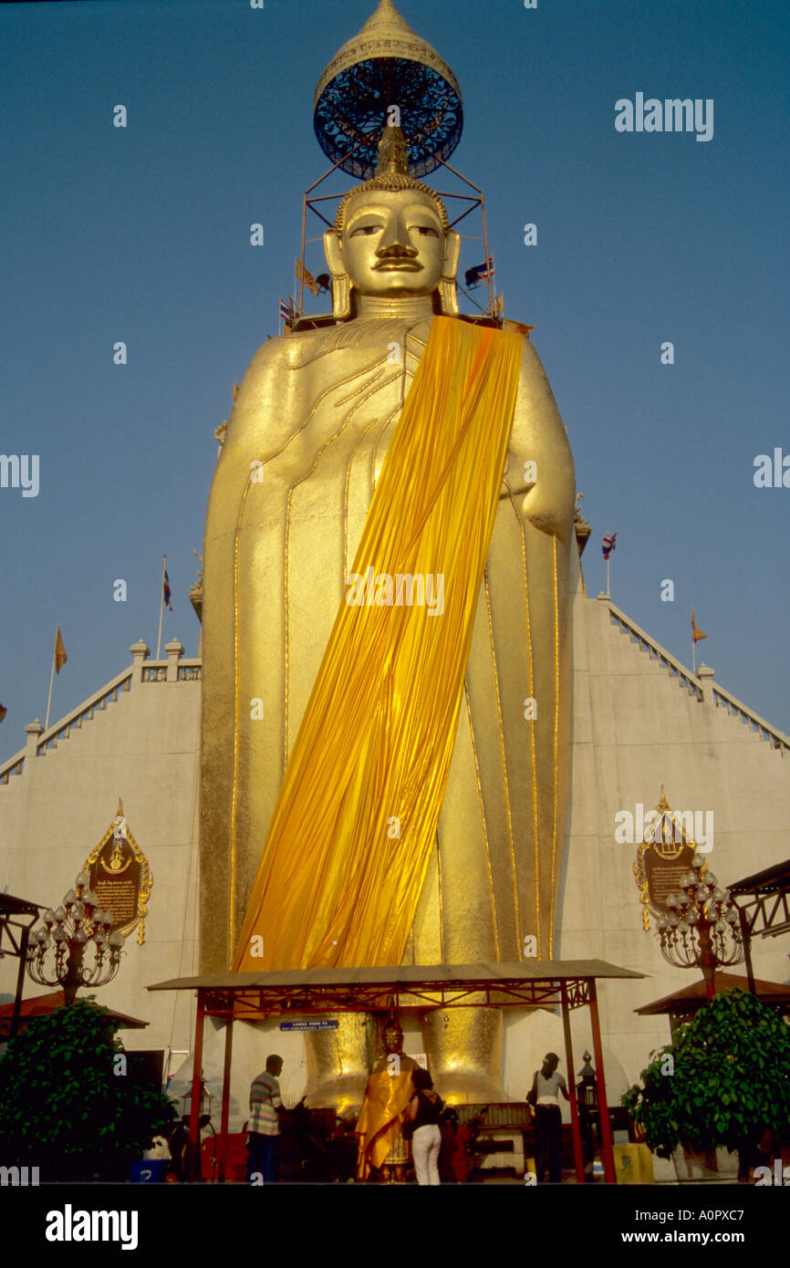 Thailand Bangkok Wat Intharawihan Stock Photo - Alamy
