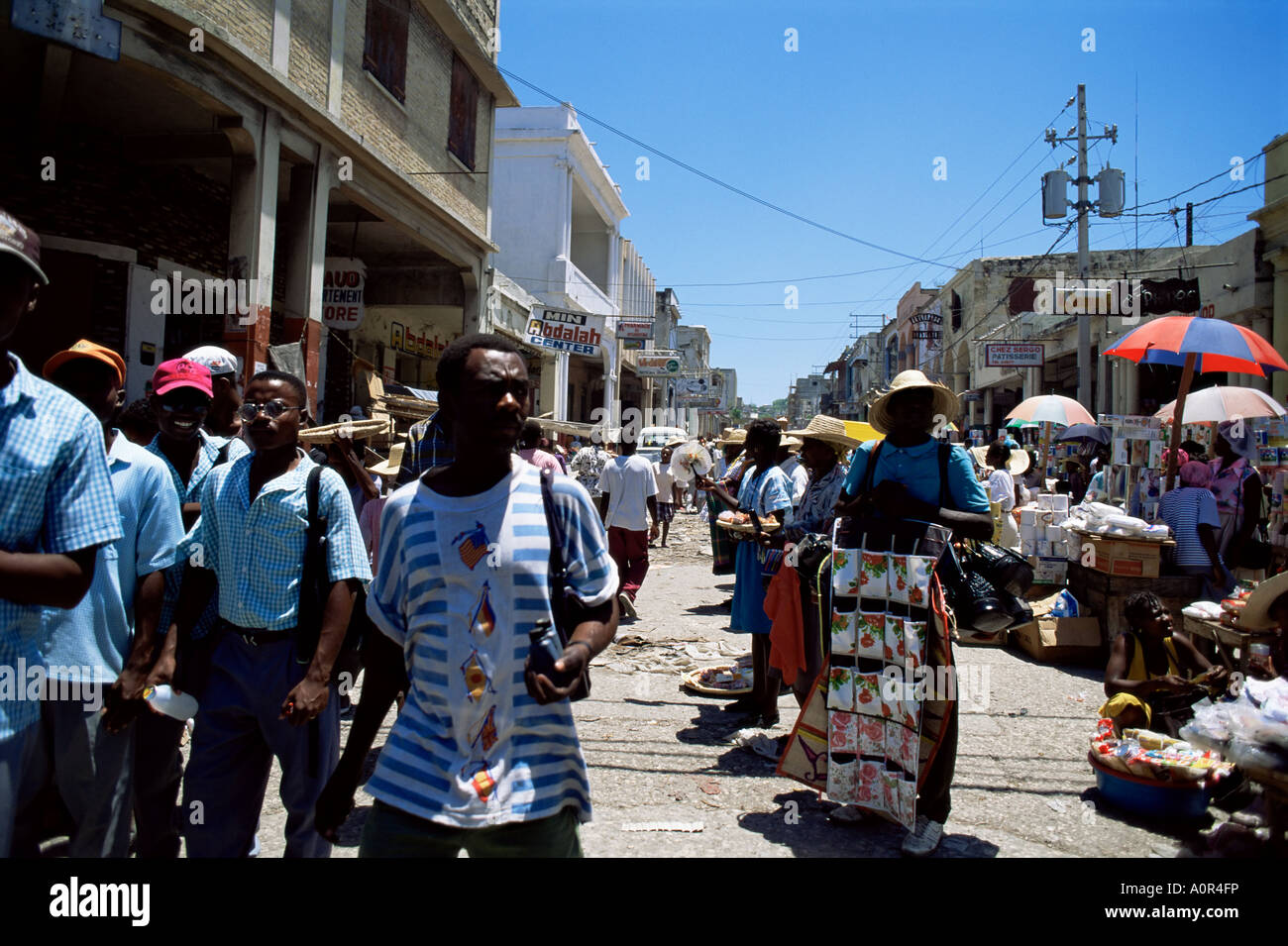 Haiti markets hi-res stock photography and images - Alamy