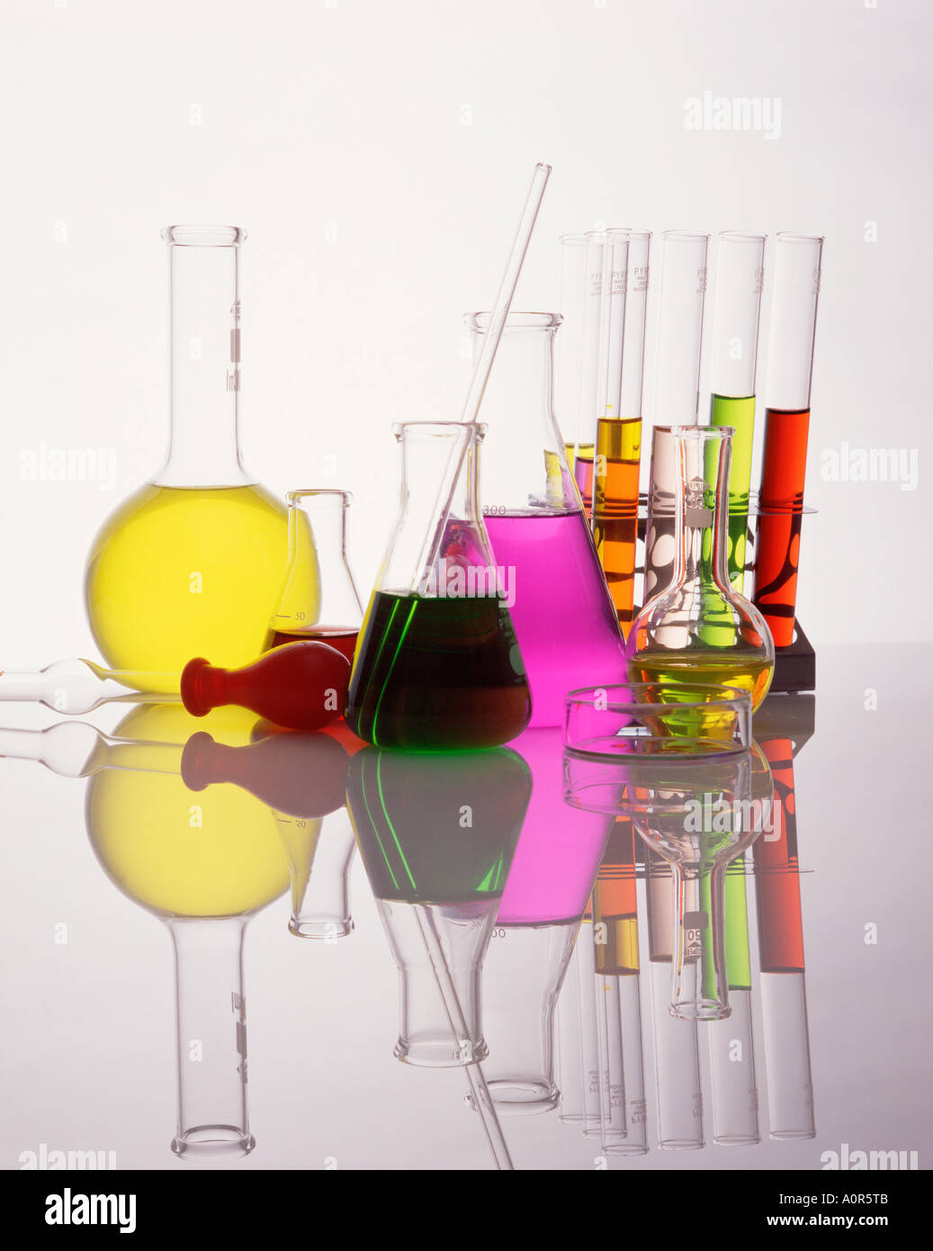 Object Laboratory equipment Glassware Stock Photo - Alamy
