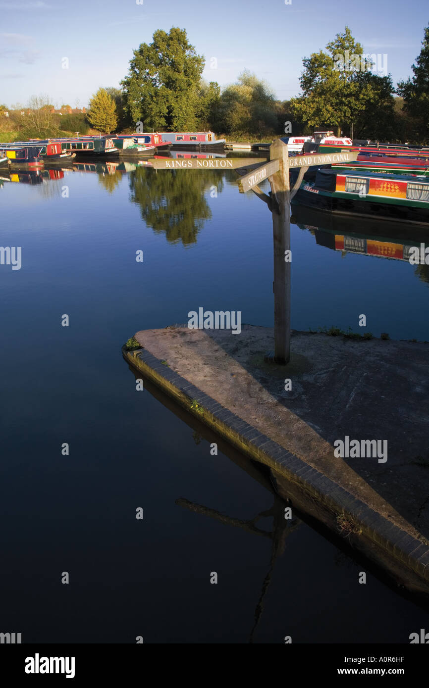 the stratford canal kingsworth junction with the grand union canal ...