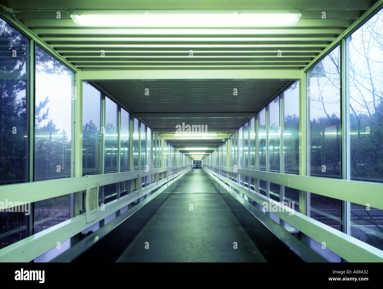 Undercover walkway hi-res stock photography and images - Alamy