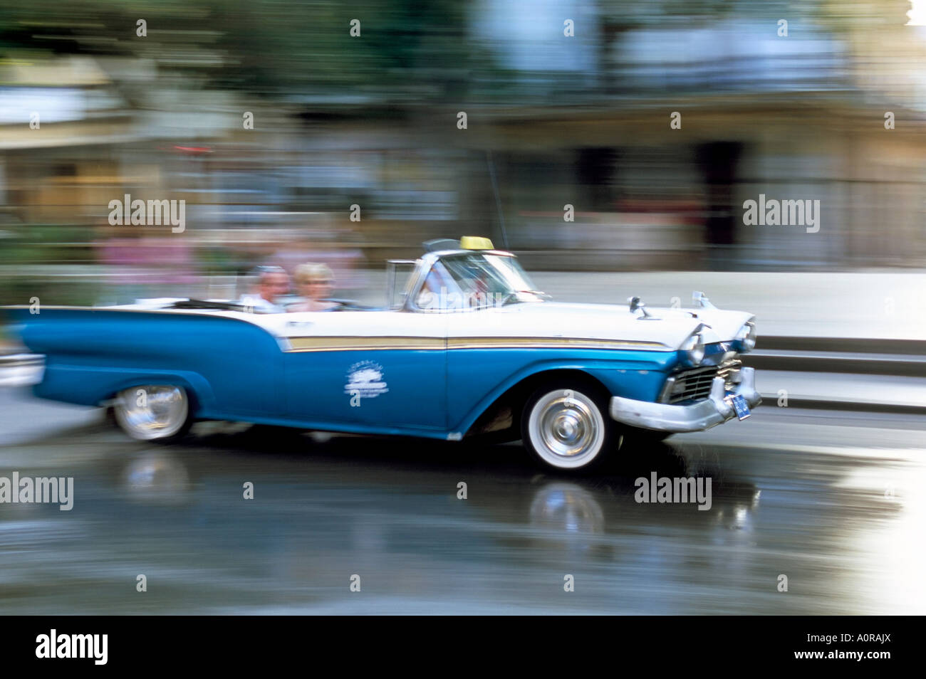Splashing water on side car hi-res stock photography and images - Alamy