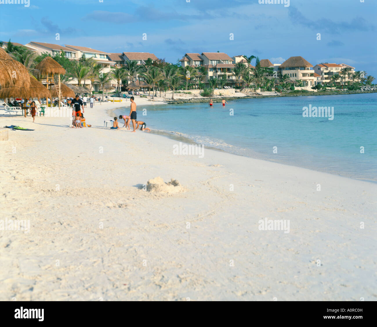 Las perlas beach cancun hi-res stock photography and images - Alamy