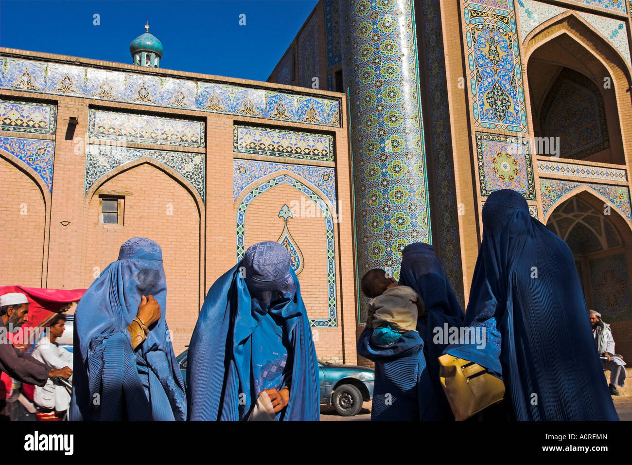 Burqas hi-res stock photography and images - Alamy