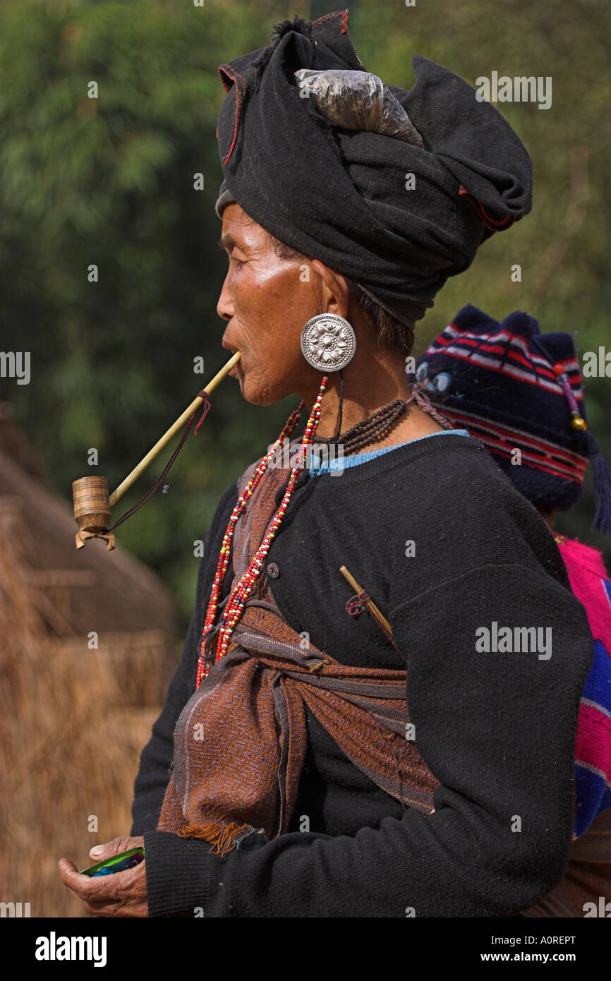 Women smoking pipe hi-res stock photography and images - Alamy