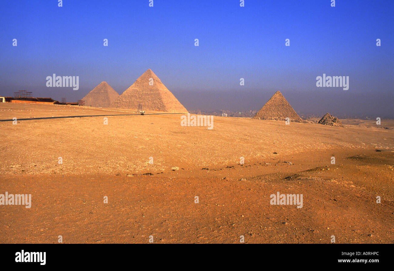 Gizza pyramid hi-res stock photography and images - Alamy