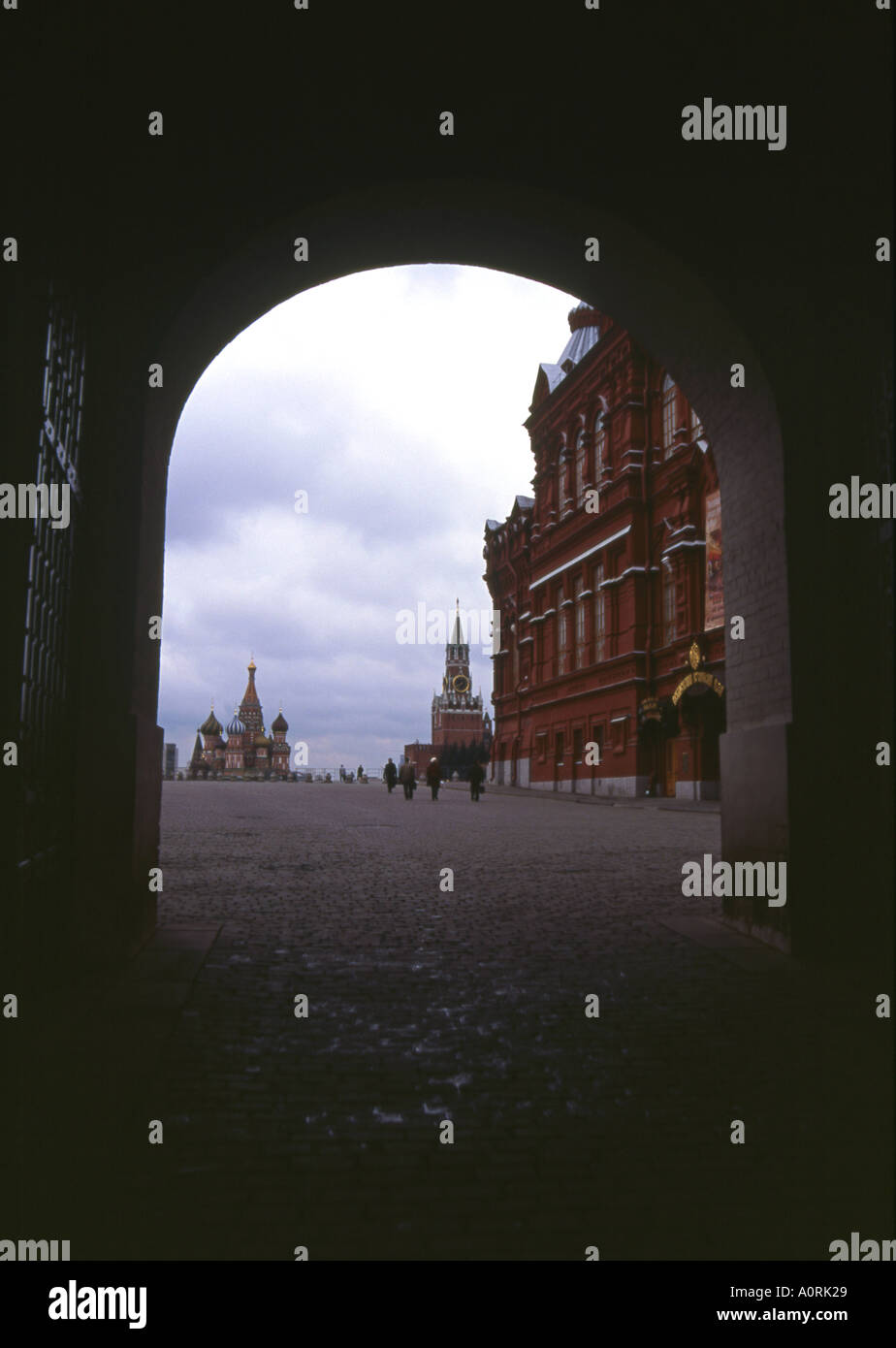 St. Basil's Cathedral & Red Square UNESCO World Heritage Site through ...