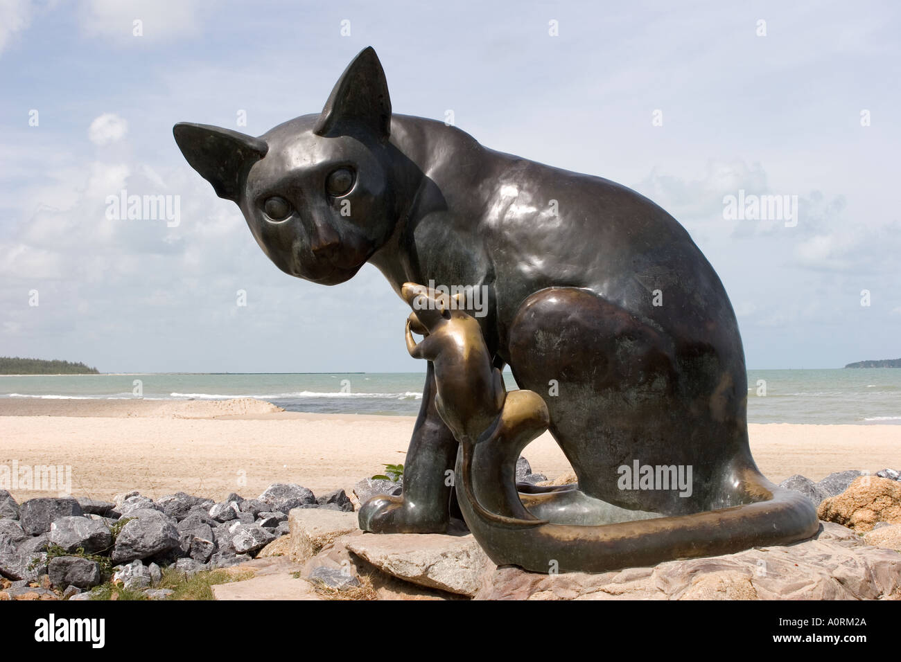 Mouse and Cat Statue Songkhla Thailand Stock Photo - Alamy
