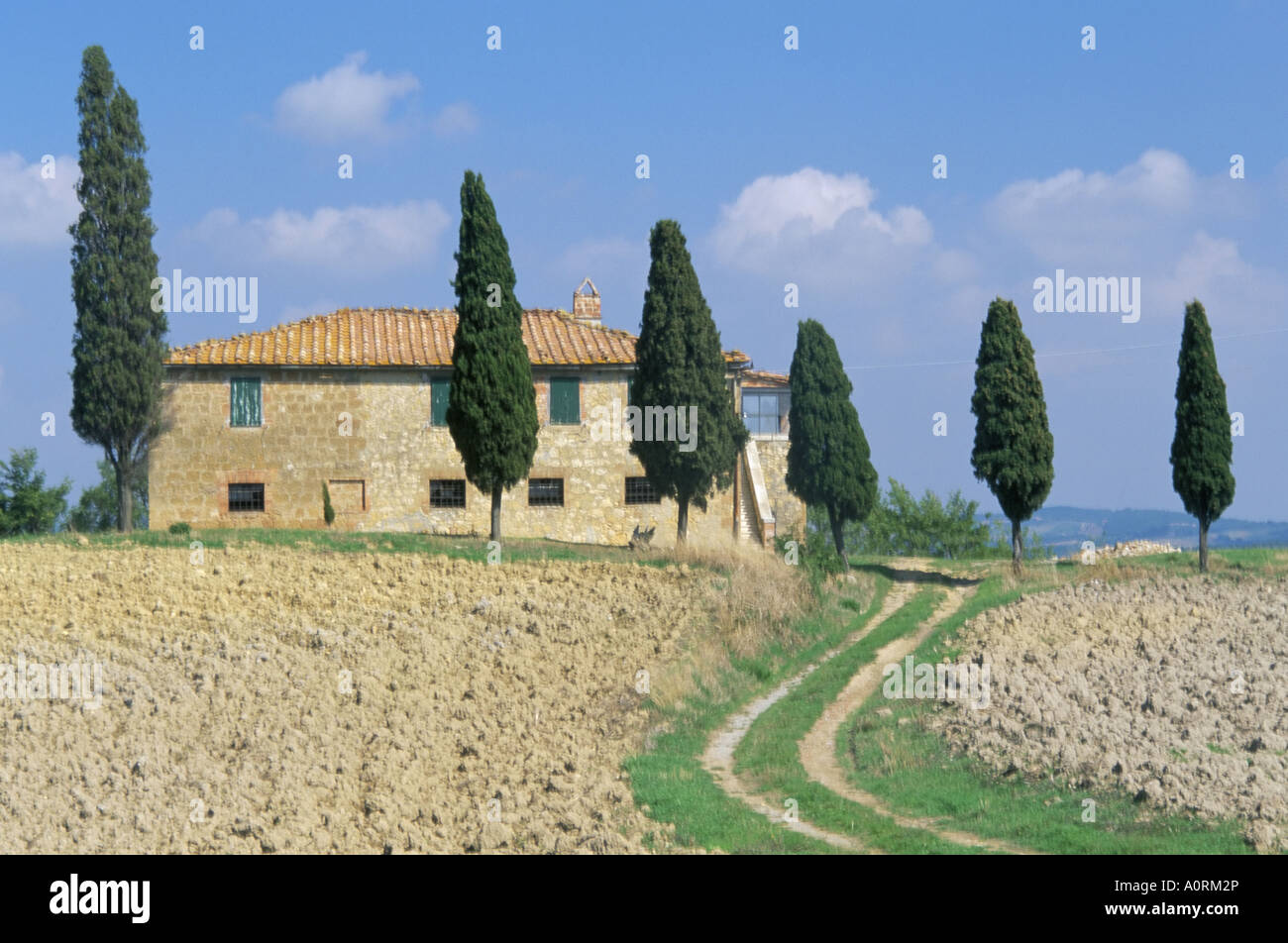 Tuscany italy italian house mansion trees hi-res stock photography and ...