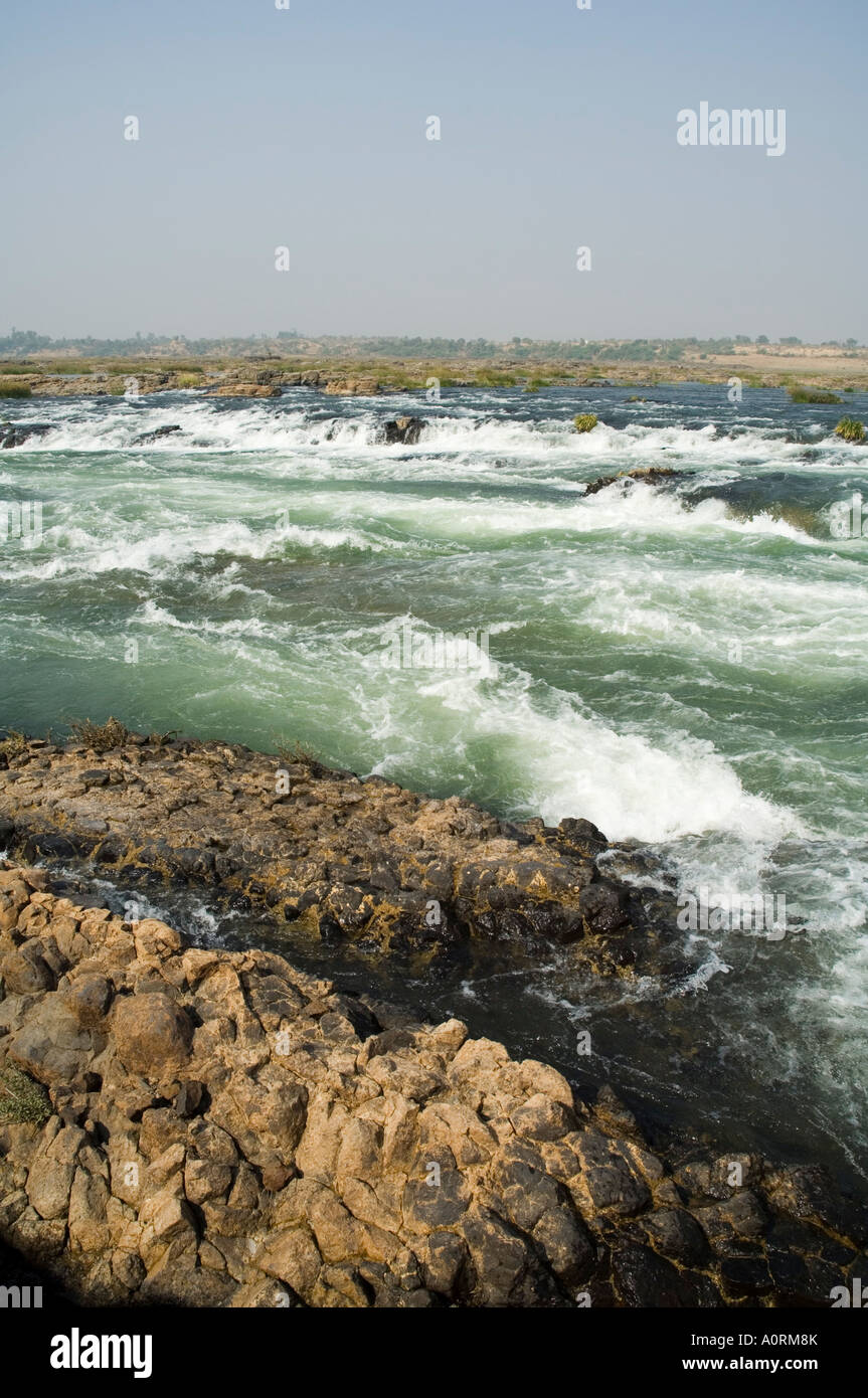 Rapids on the Narmada River just west of Maheshwar Madhya Pradesh state ...