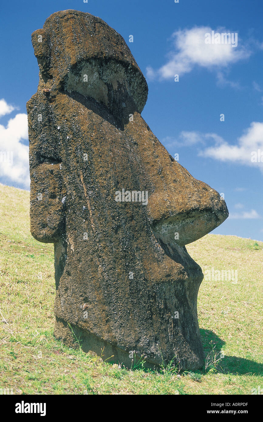 Rapa nui statue bird man hi-res stock photography and images - Alamy