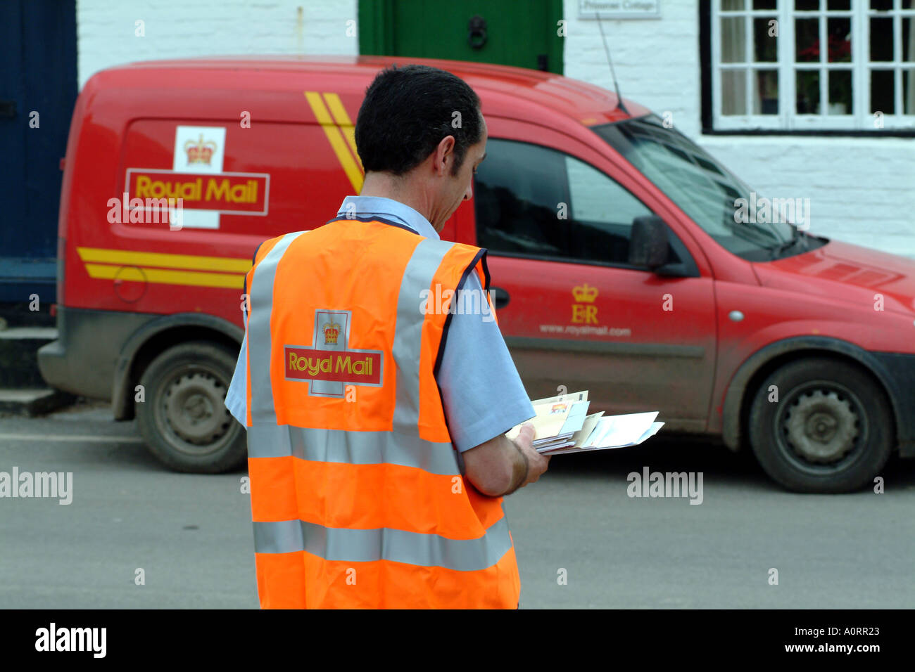 Royal Mail Postmen High Resolution Stock Photography and Images - Alamy
