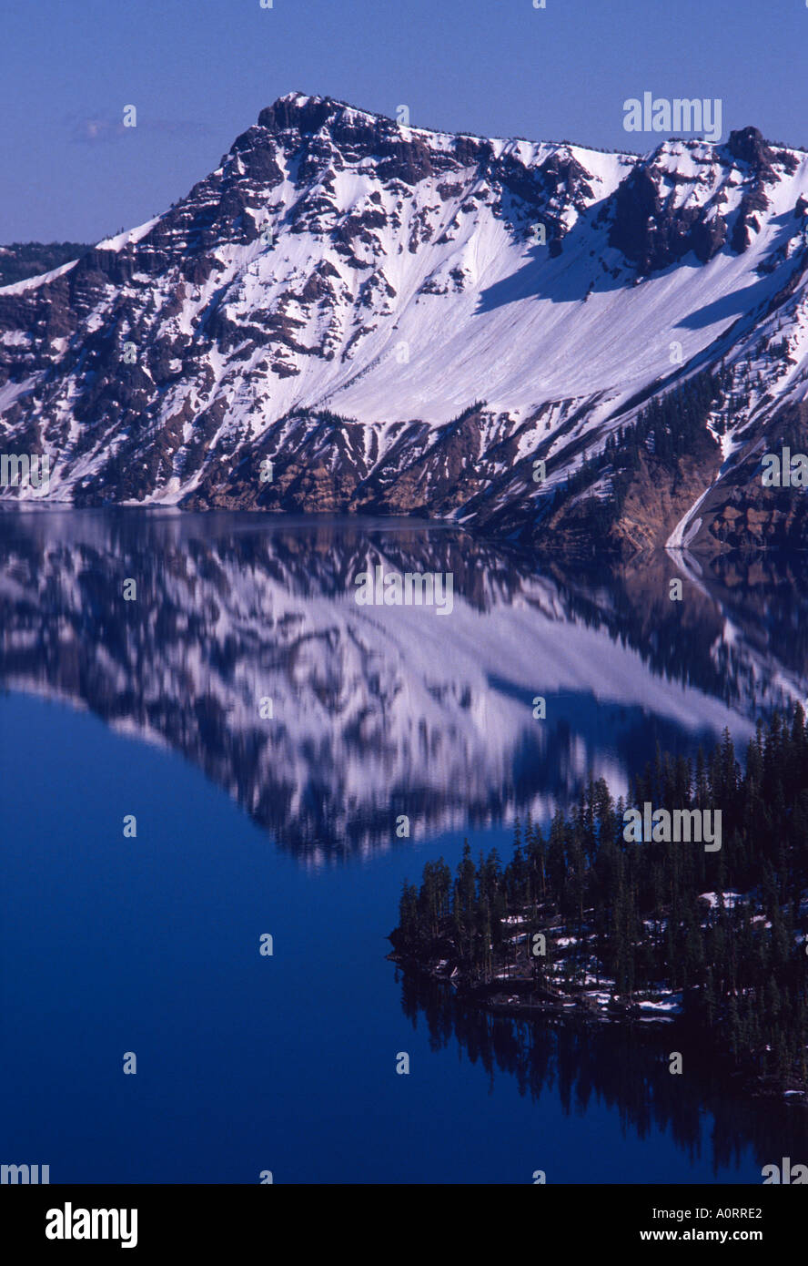 Mount mazama eruption hi-res stock photography and images - Alamy