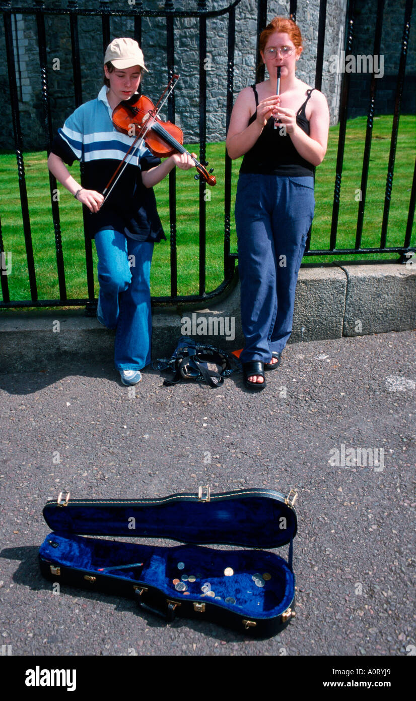 Two street musicians hi-res stock photography and images - Alamy