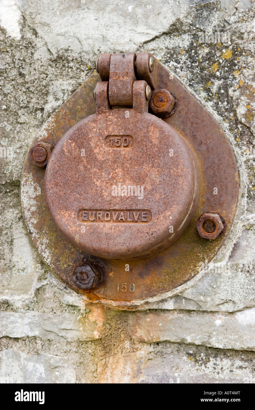 Sewage outlet uk hi-res stock photography and images - Alamy