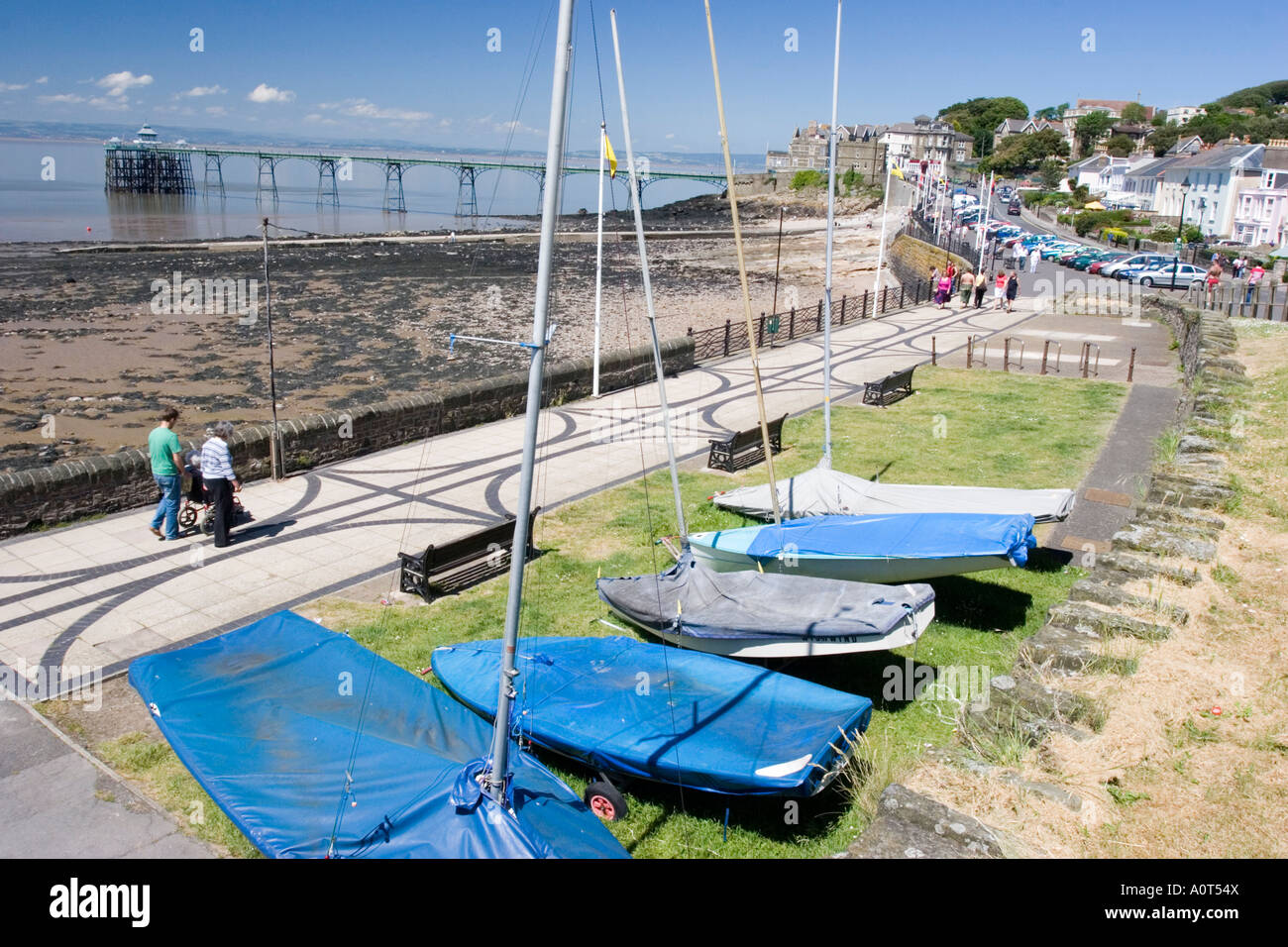 Severn estuary boats hi-res stock photography and images - Alamy