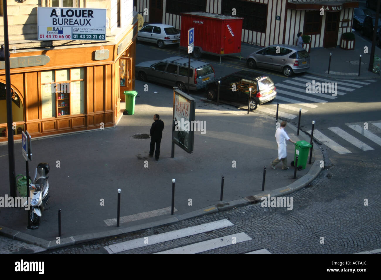 Paris 6th arrondisment street corner early morning for rent a louer ...