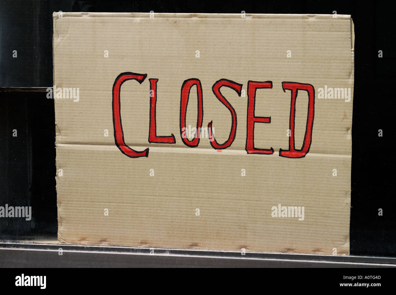 Pub closed sign hi-res stock photography and images - Alamy