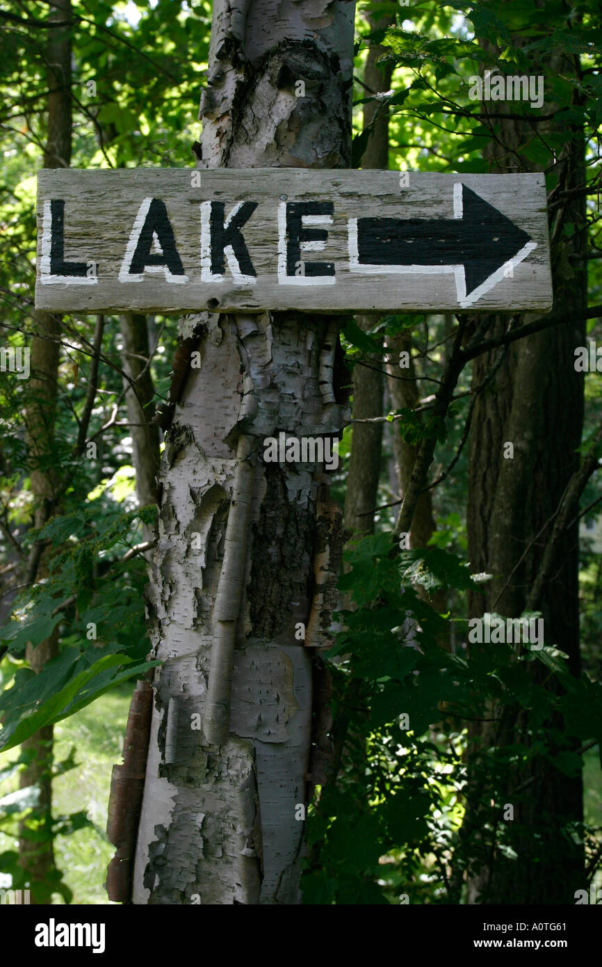Hand-painted sign indicating the direction to the LAKE Stock Photo - Alamy