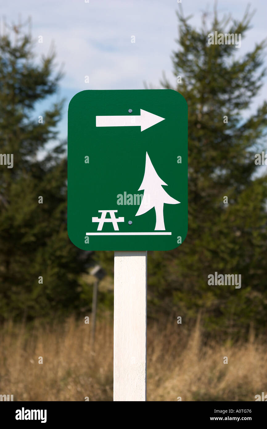 Sign indicating a picnic or camping area Stock Photo - Alamy