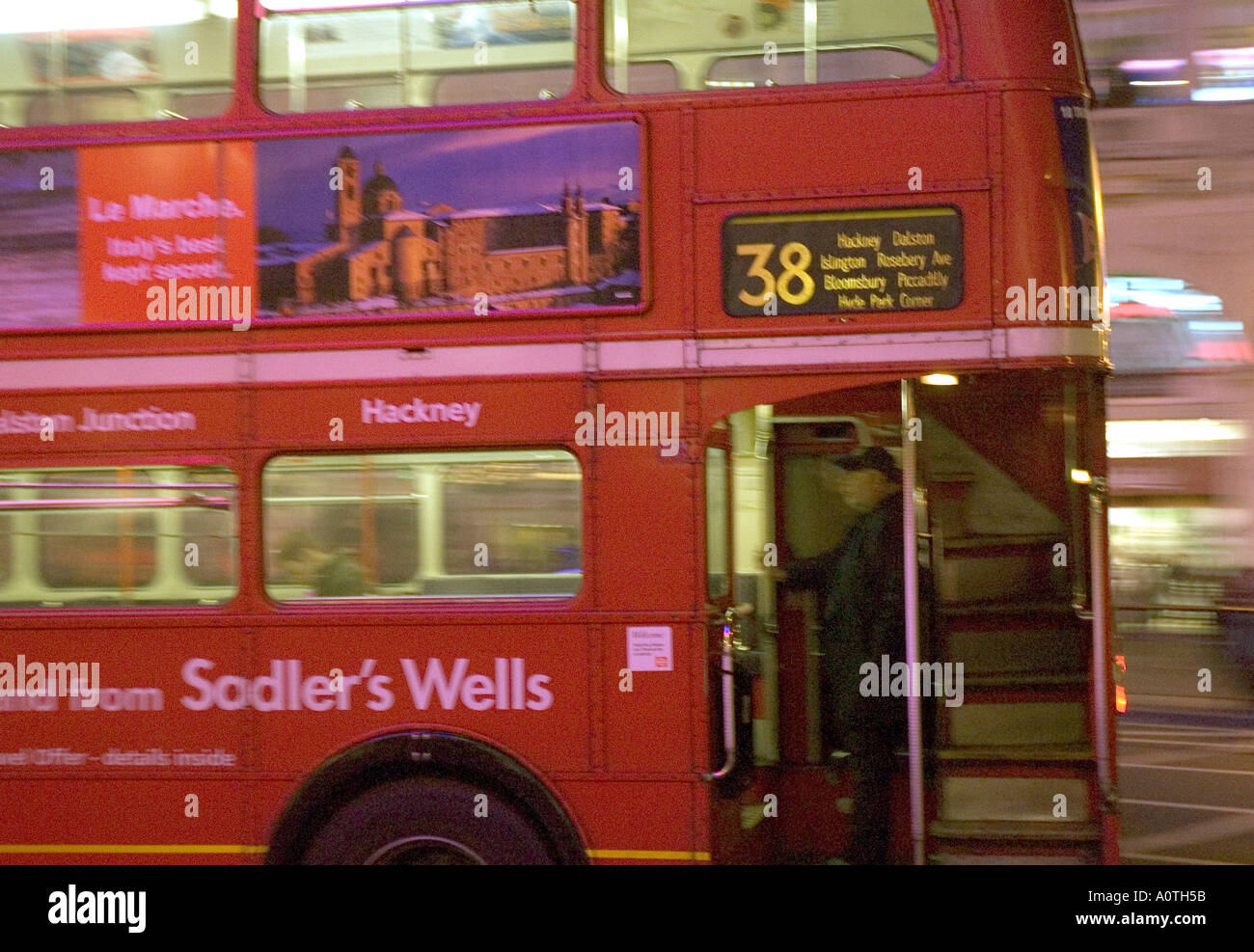 Piccadilly circus bus stop hi-res stock photography and images - Alamy