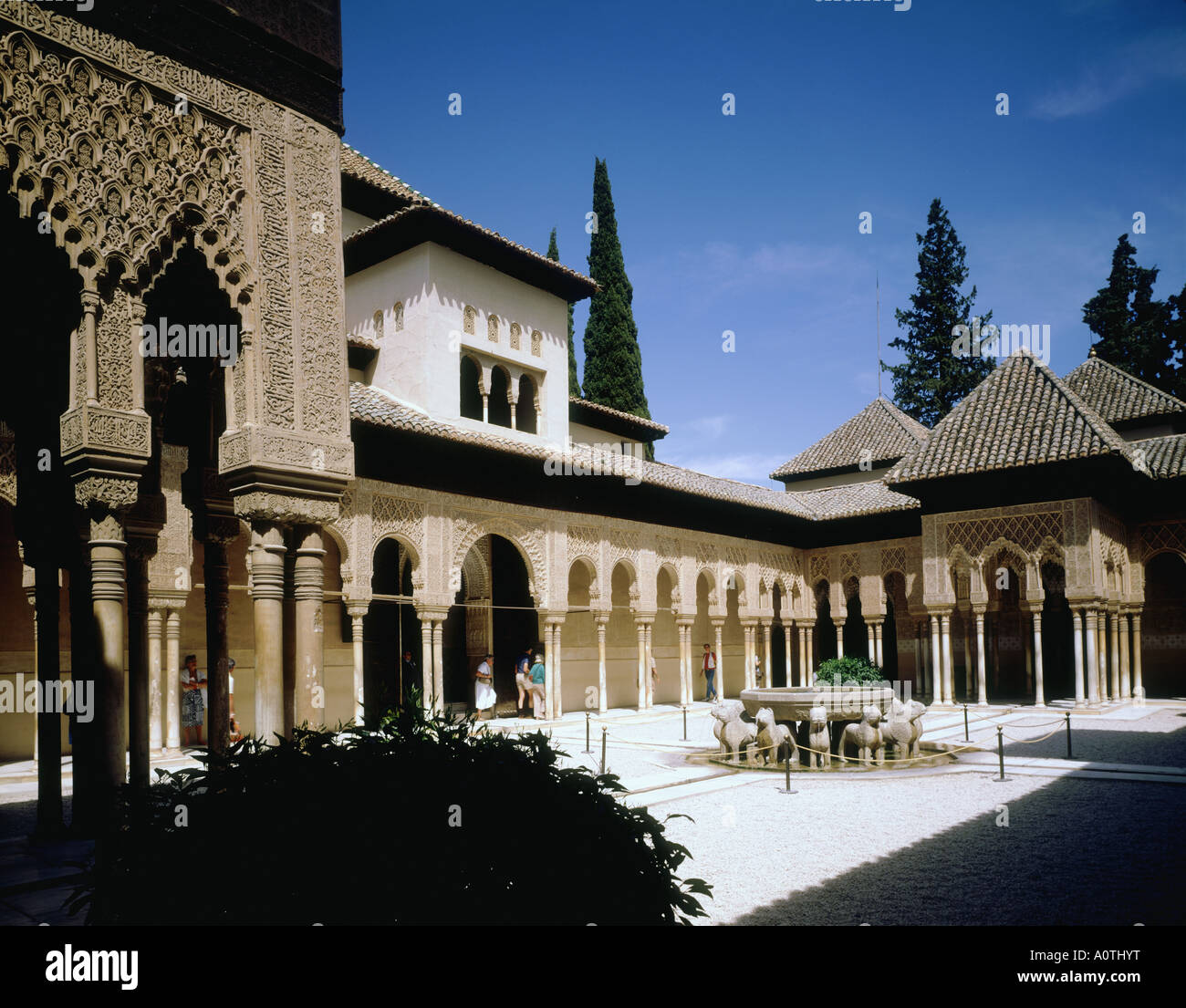 Patio de Leones Palacio de la Alhambra World Heritage Stock Photo - Alamy