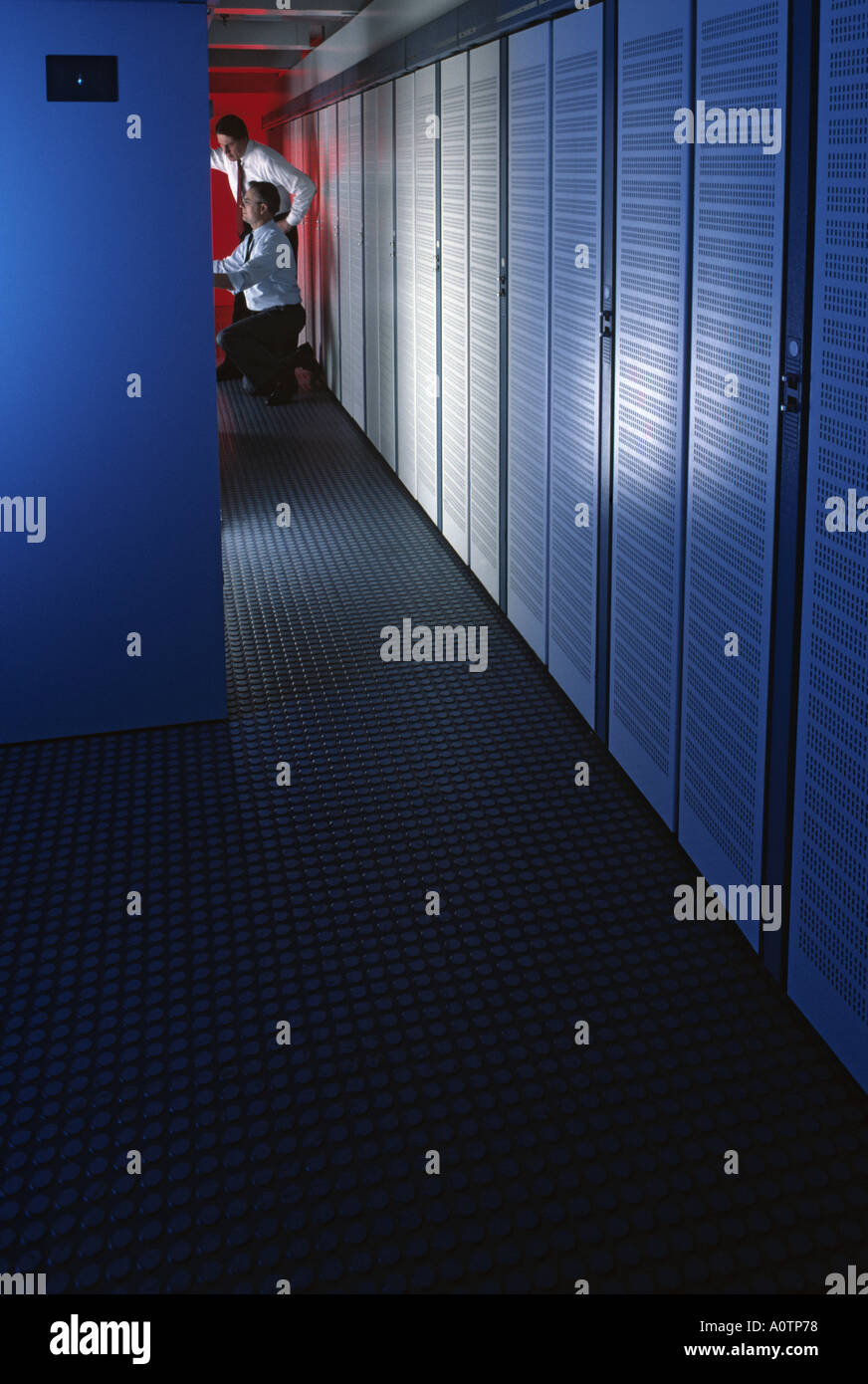 Trained technician in data hi-res stock photography and images - Alamy