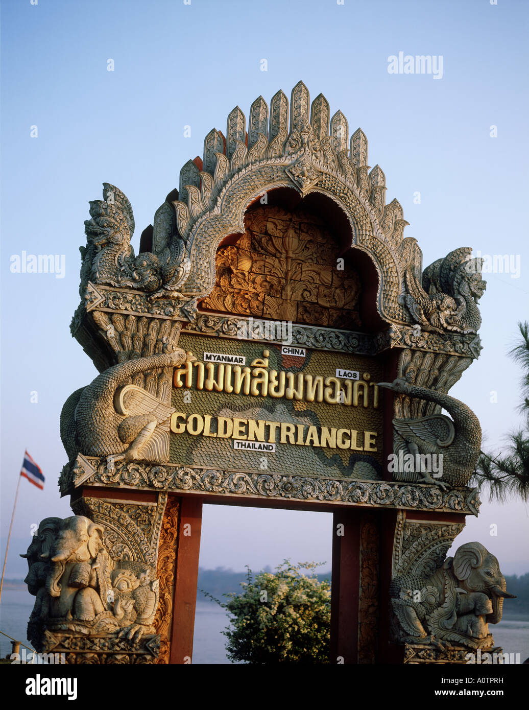 Border triangle border hi-res stock photography and images - Alamy