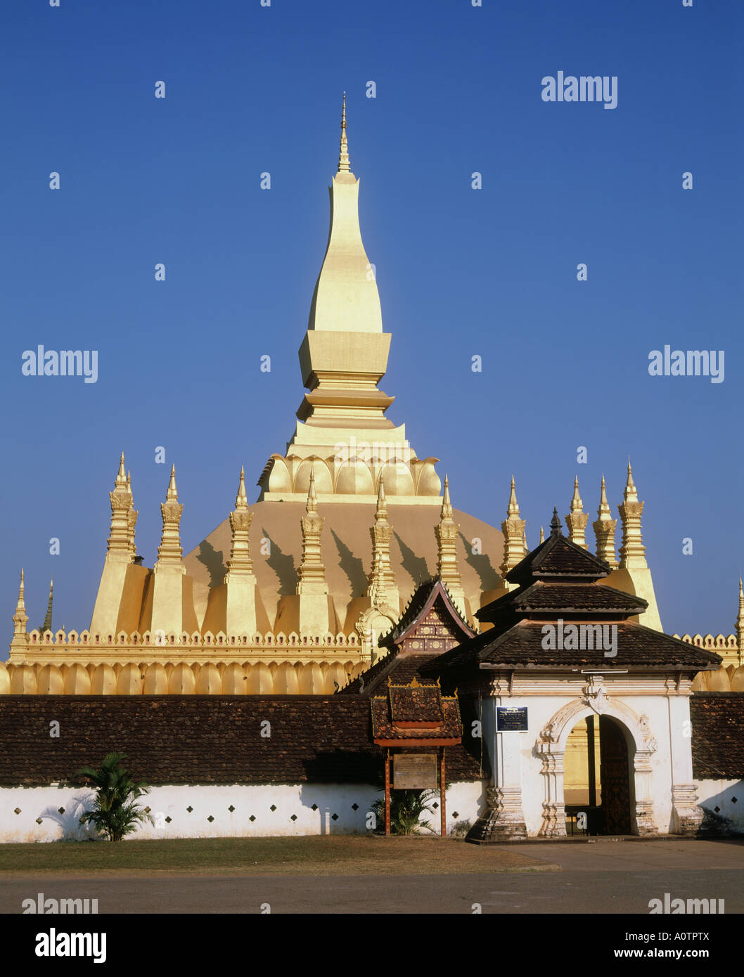That Luang Temple Stock Photo - Alamy