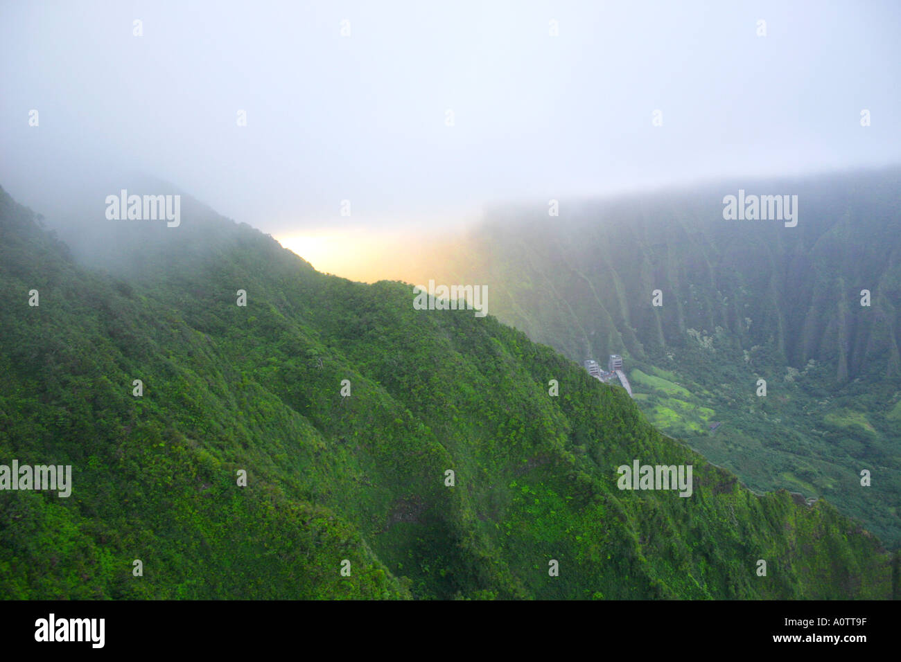 Pali mountain sunset oahu hi-res stock photography and images - Alamy