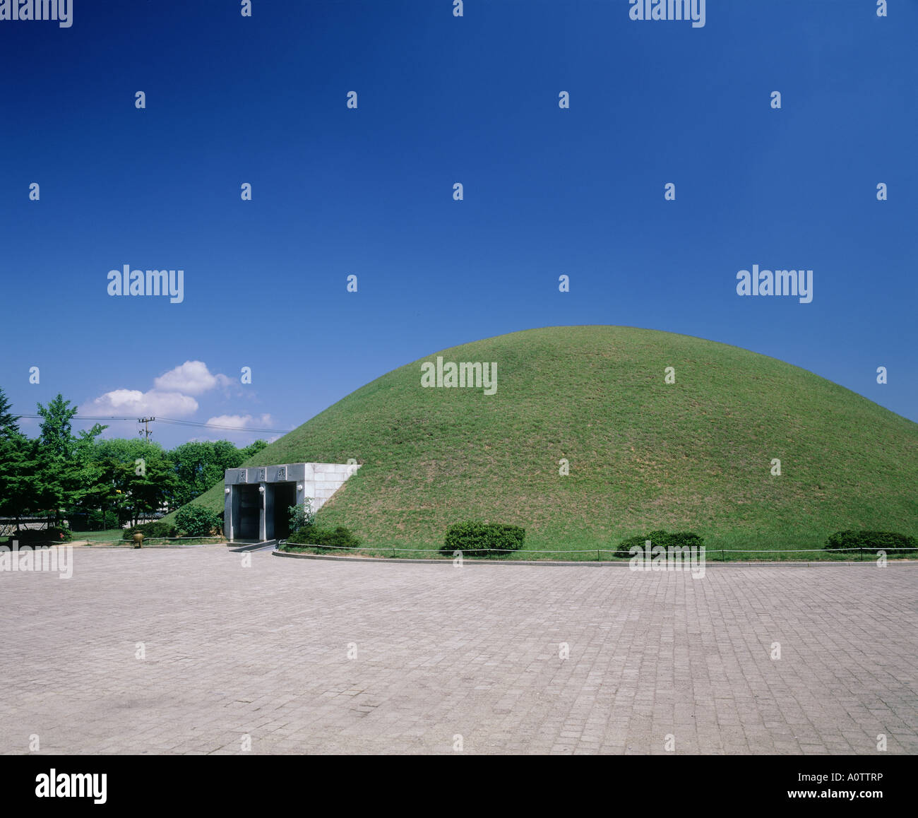 Cheonma chong Tomb World Heritage Stock Photo - Alamy