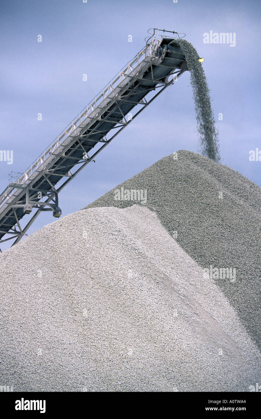 Conveyor belt moving gravel hi-res stock photography and images - Alamy