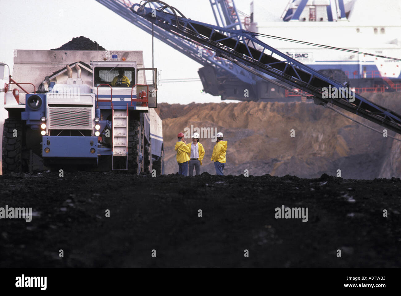Coal mine mining dragline hi-res stock photography and images - Alamy