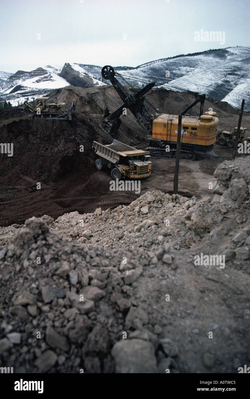 Open pit Idaho phosphate mining with enormous diesel electric Dragline ...