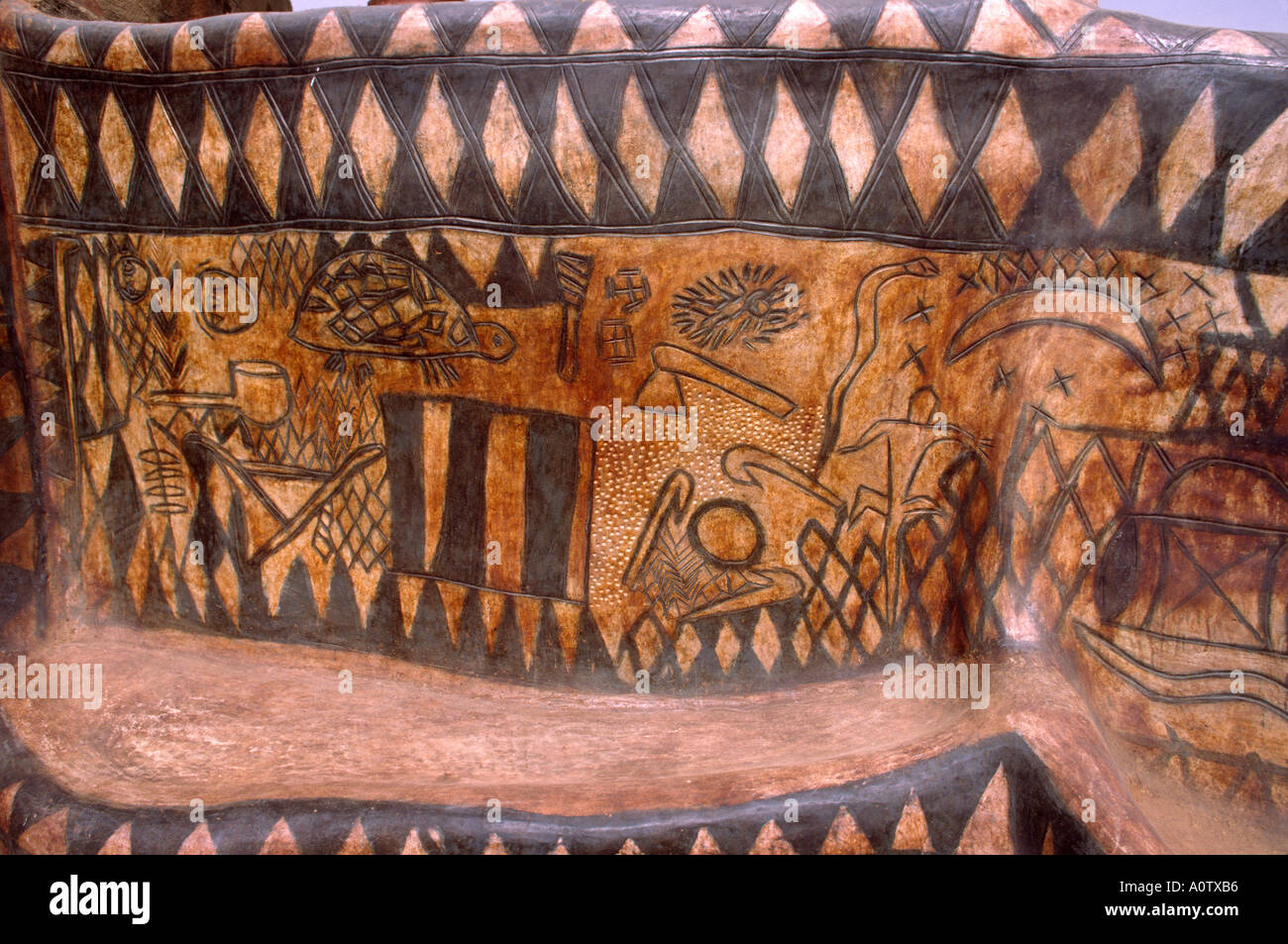 Tiebele hi-res stock photography and images - Alamy