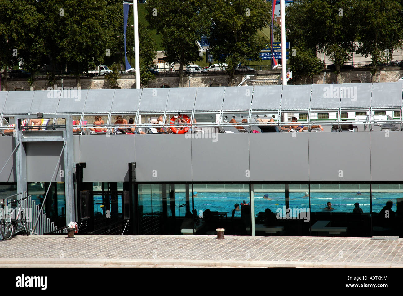 Paris josephine baker pool hi-res stock photography and images - Alamy