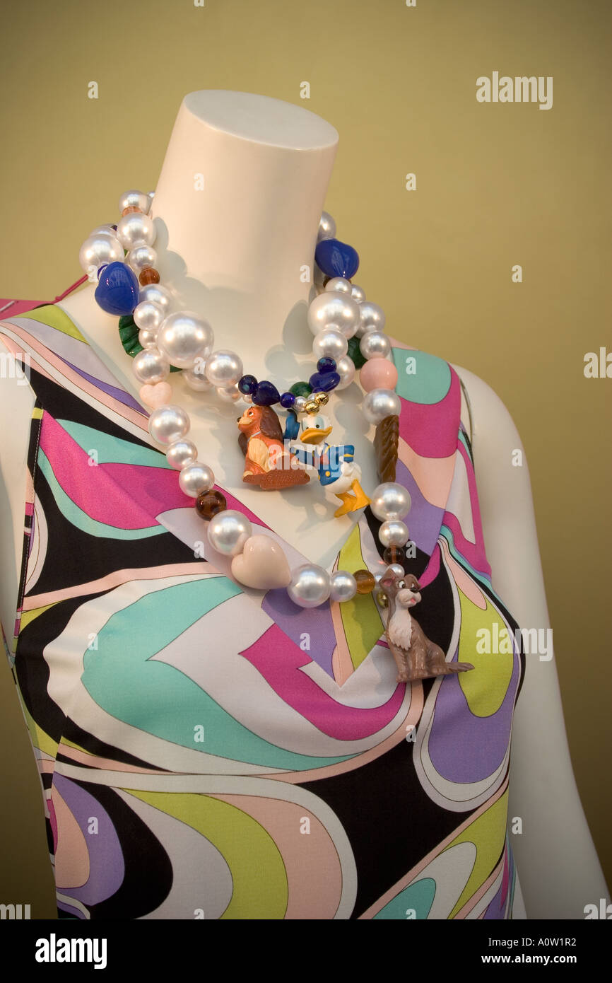 Shop Window Display Via Della Spiga Milan Stock Photo - Alamy